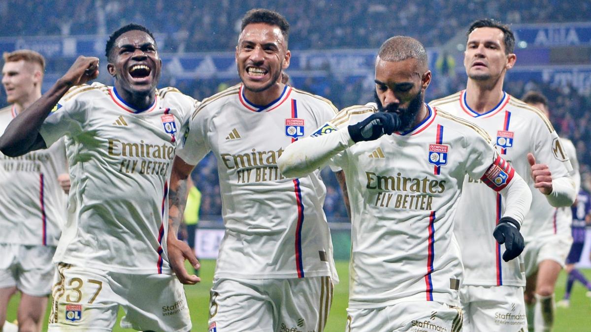 Olympique Lyonnais squad unveils new faces for high-stakes Olympico ...