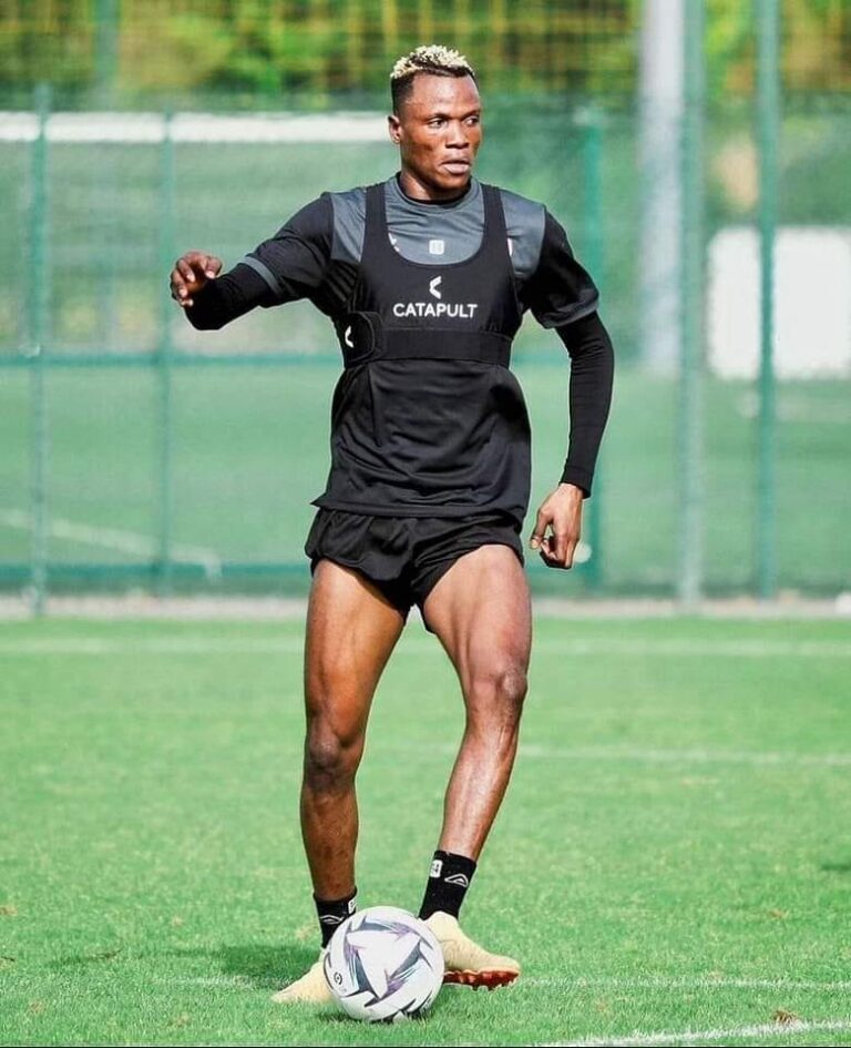 Kaizer Chiefs complete €500,000 deal for Congolese striker Glody Lilepo