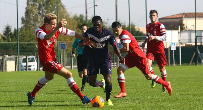 Bordeaux: Kevin Soni Signs His First Professional Contract ...