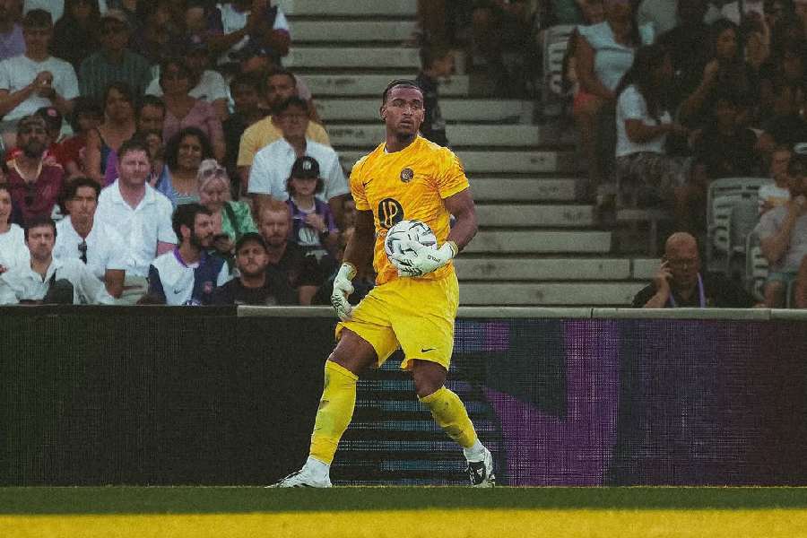 Galatasaray show interest in Franco-Ivorian goalkeeper Guillaume Restes ...