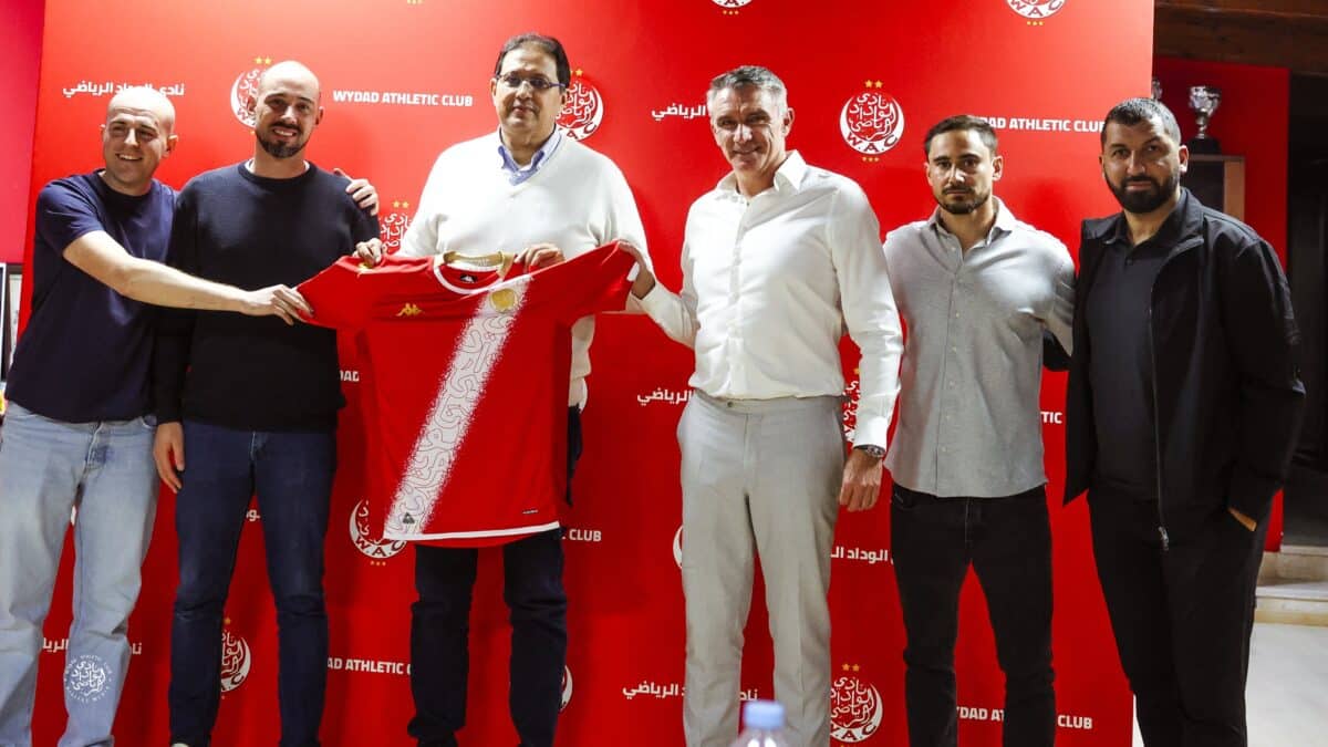 Wydad coach Patrice Carteron begins work with new assistants