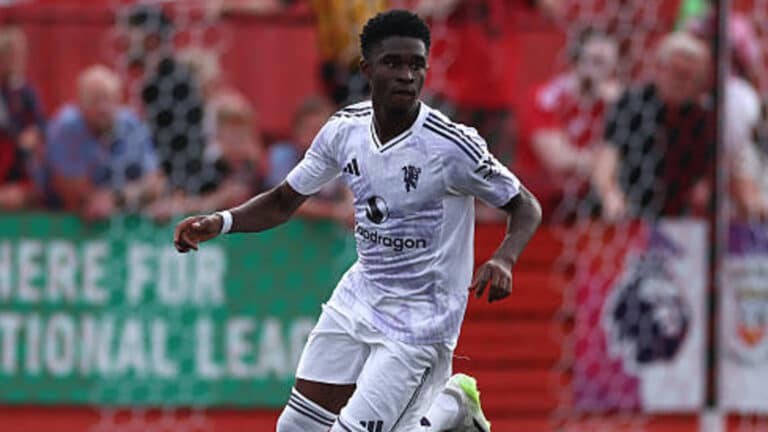 Jaydan Kamason pens new Manchester United deal until 2028